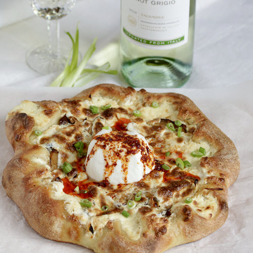 Three Cheese Mala Star Pizza Recipe - Cavit Collection